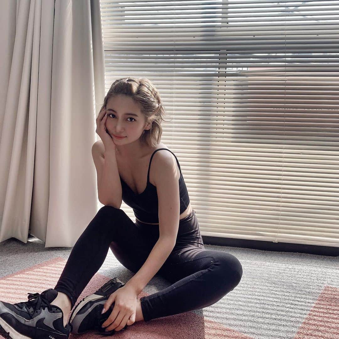 チアコマさんのインスタグラム写真 チアコマinstagram 「 バタバタしてたら2日間過ぎてた🕊🌏🌕 なんか時間の移動してしまっ