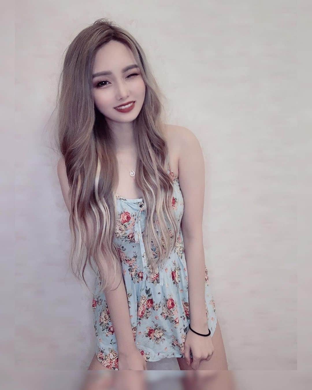 SAKIさんのインスタグラム写真 - (SAKIInstagram)「エクステつけた〜😋💕 暑いからすぐ取っちゃうかもしれないけど🤣笑 ・ ・ ・ #ファッション好き #エクステ #メッシュ ...