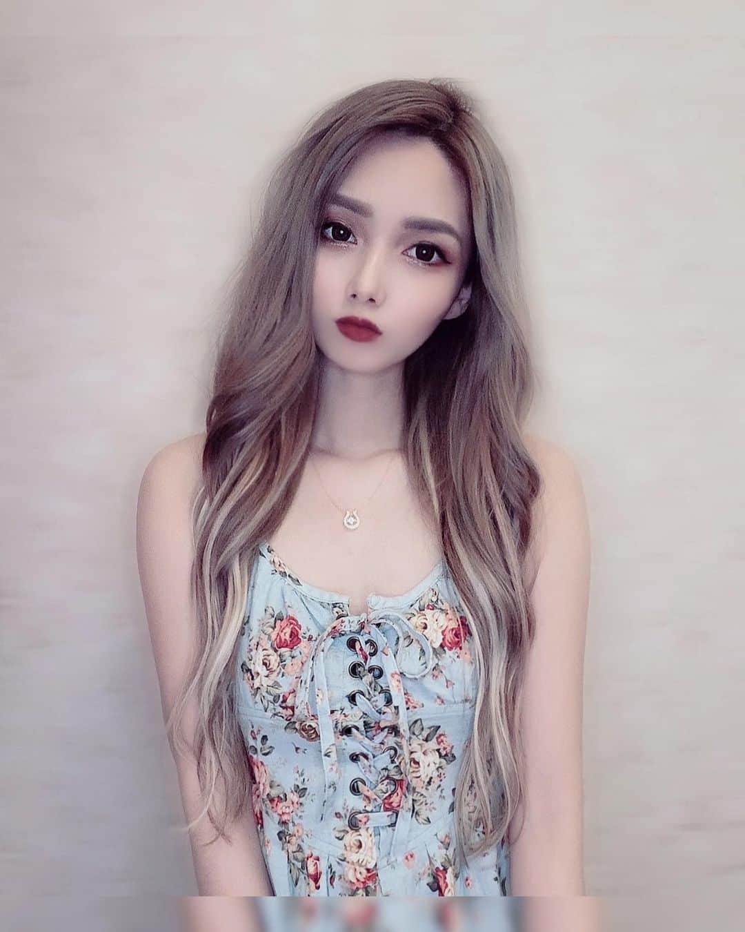 SAKIさんのインスタグラム写真 - (SAKIInstagram)「エクステつけた〜😋💕 暑いからすぐ取っちゃうかもしれないけど🤣笑 ・ ・ ・ #ファッション好き #エクステ #メッシュ ...