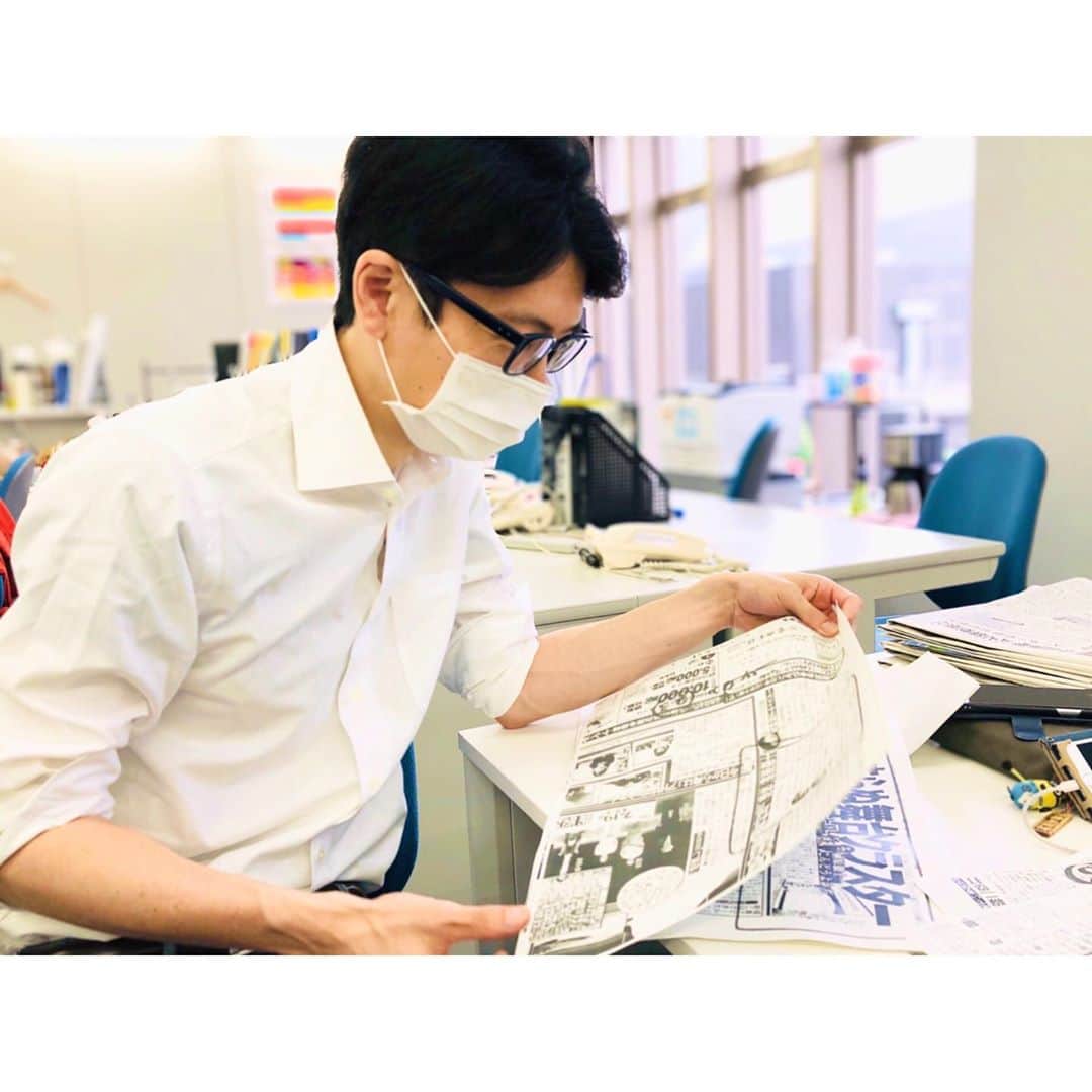 TBS「Nスタ」さんのインスタグラム写真 - (TBS「Nスタ」Instagram)「Nスタ 午後3時49分〜スタートです！ 井上アナウンサー、放送に向けて資料をチェック中。 #nスタ #井上 ...