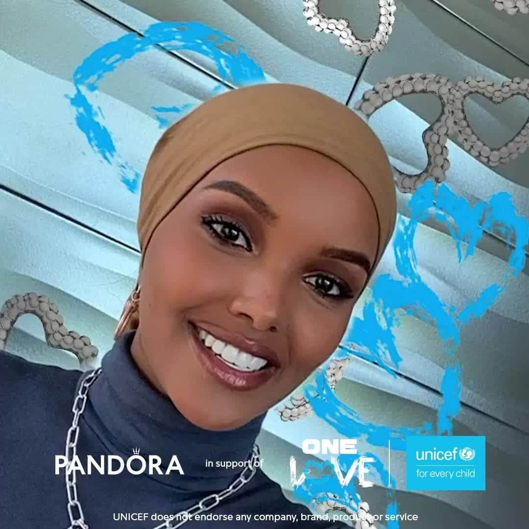 unicefさんのインスタグラム動画 - (unicefInstagram)「Double the love with @Halima in ...