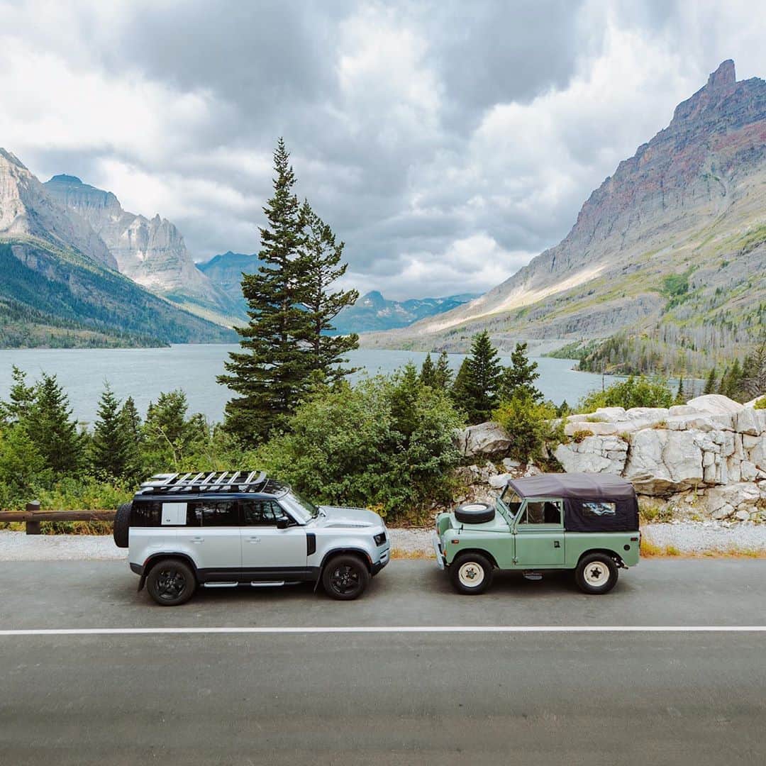 Alex Strohlさんのインスタグラム写真 - (Alex StrohlInstagram)「Old meets new — which ...