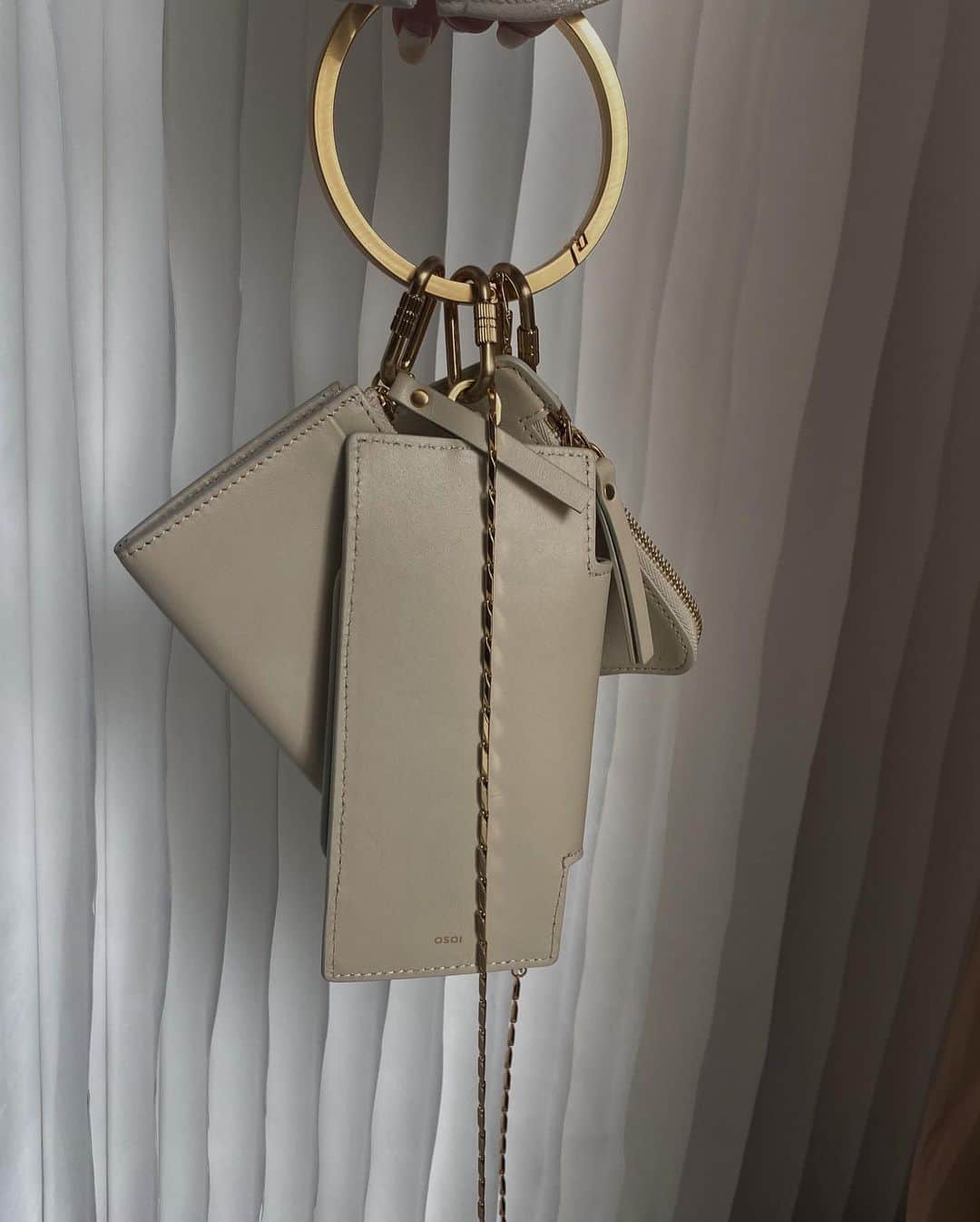 黒石奈央子さんのインスタグラム写真 - (黒石奈央子Instagram)「あめりふく . . HAOKAN BACK RIBBON BLOUSE ¥.16000 8/4 GLOSSY LONG ...