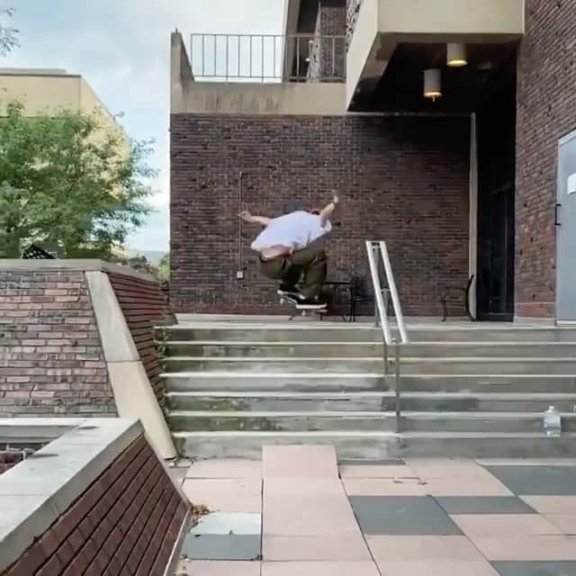 The Berricsさんのインスタグラム動画 - (The BerricsInstagram)「@johnshanahanz level ...