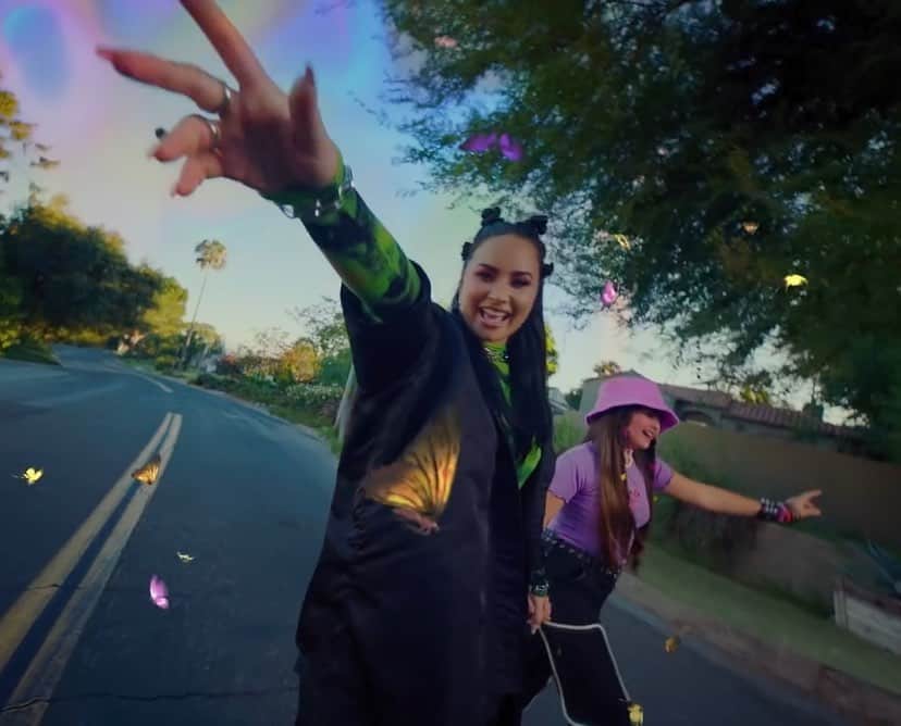 MTVさんのインスタグラム写真 - (MTVInstagram)「I’m seeing double 💚💚 Proud of ...