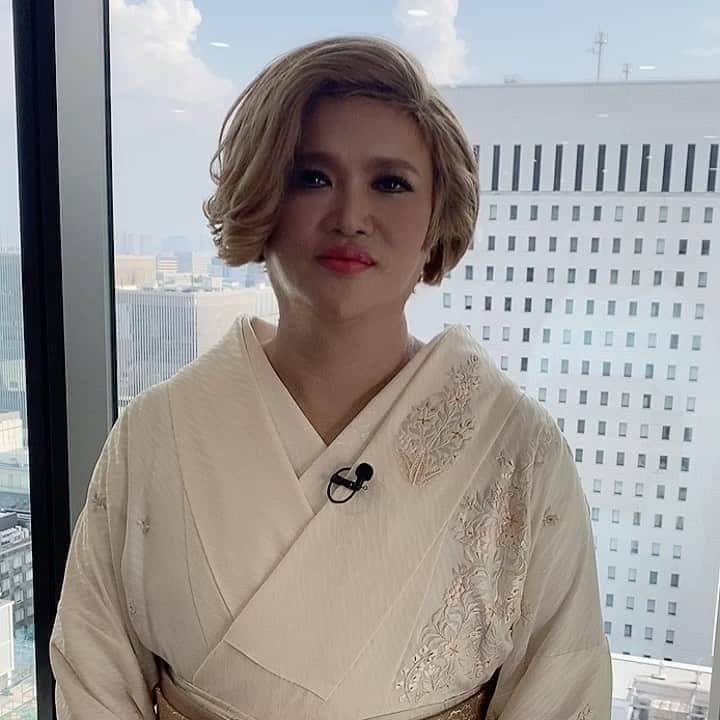 IKKO【公式】さんのインスタグラム動画 - (IKKO【公式】Instagram)「突然、わたしが生放送をやると言ってしまったので、環境も ...