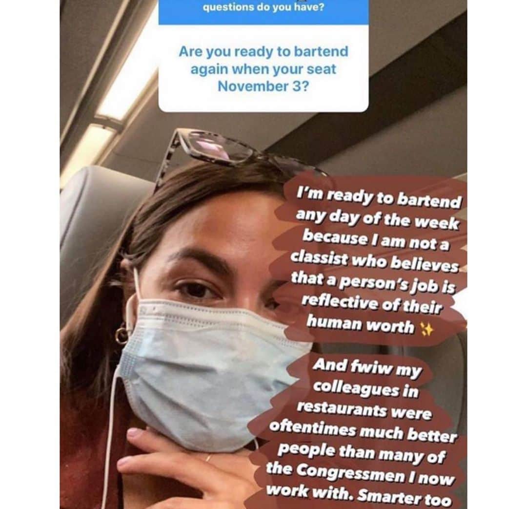 ジョディ・スウィーティンさんのインスタグラム写真 - (ジョディ・スウィーティンInstagram)「@aoc clap backs are ...