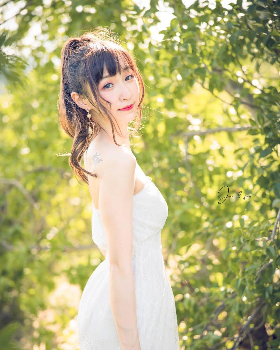 Sherryさんのインスタグラム写真 - (SherryInstagram)「- 一個月前拍的了💭 夏天在街上走5分鐘已經快溶掉了...😷什麼 ...