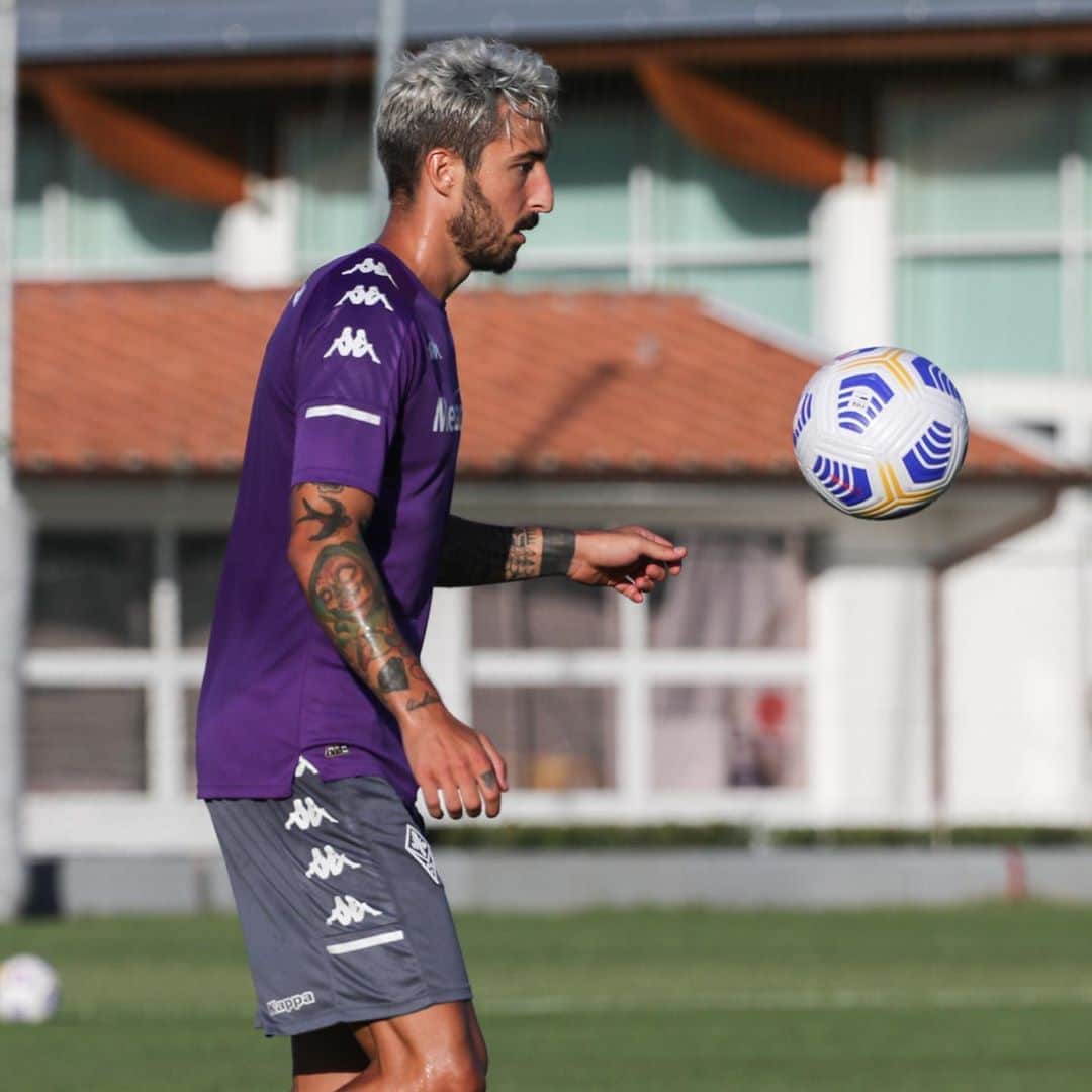 Acfフィオレンティーナさんのインスタグラム写真 Acfフィオレンティーナinstagram 「⚽️👀 Focused 💪