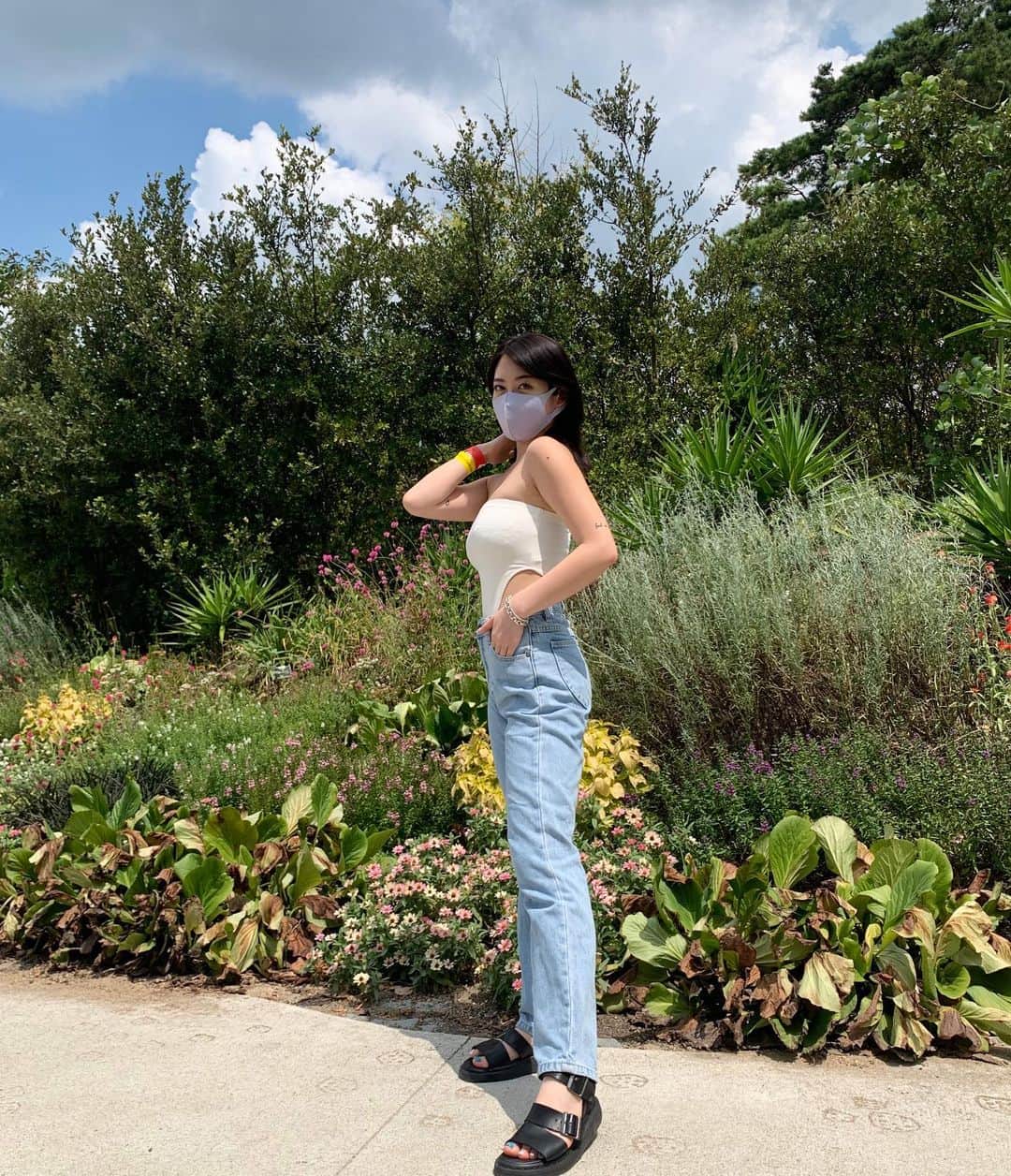 柚月瀬那さんのインスタグラム写真 - (柚月瀬那Instagram)「🩱 @adikastyle 👖 @rollasjeans 🥾 ...