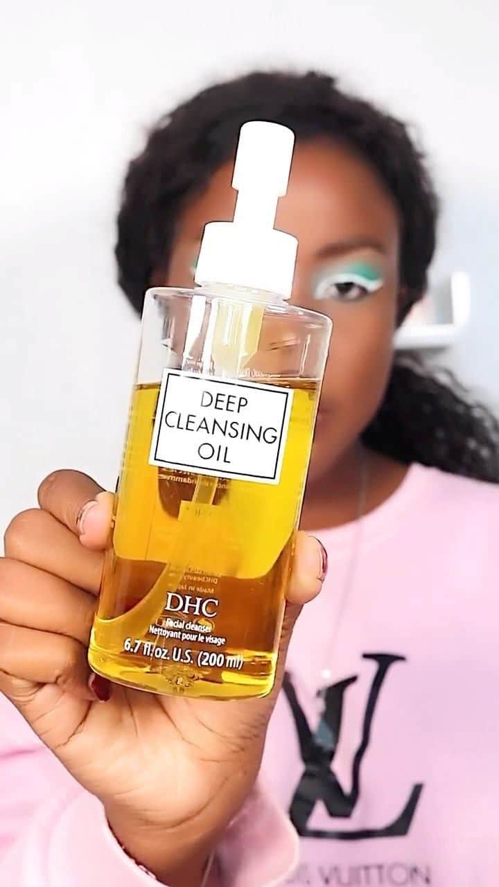 DHC Skincareさんのインスタグラム動画 - (DHC SkincareInstagram)「Peep Cakefacerj's ...