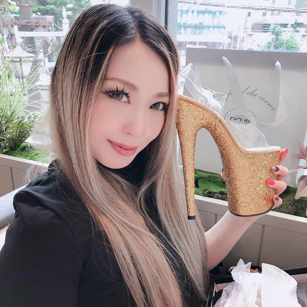 Hiyamakaoriさんのインスタグラム写真 Hiyamakaoriinstagram 「・ ・ 👠 ️👠 ️👠 ️👠 プレゼント頂き