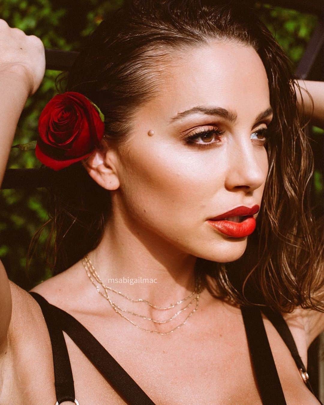 Abigail Macさんのインスタグラム写真 - (Abigail MacInstagram)「LIVE SHOW TONIGHT! 8pm ...