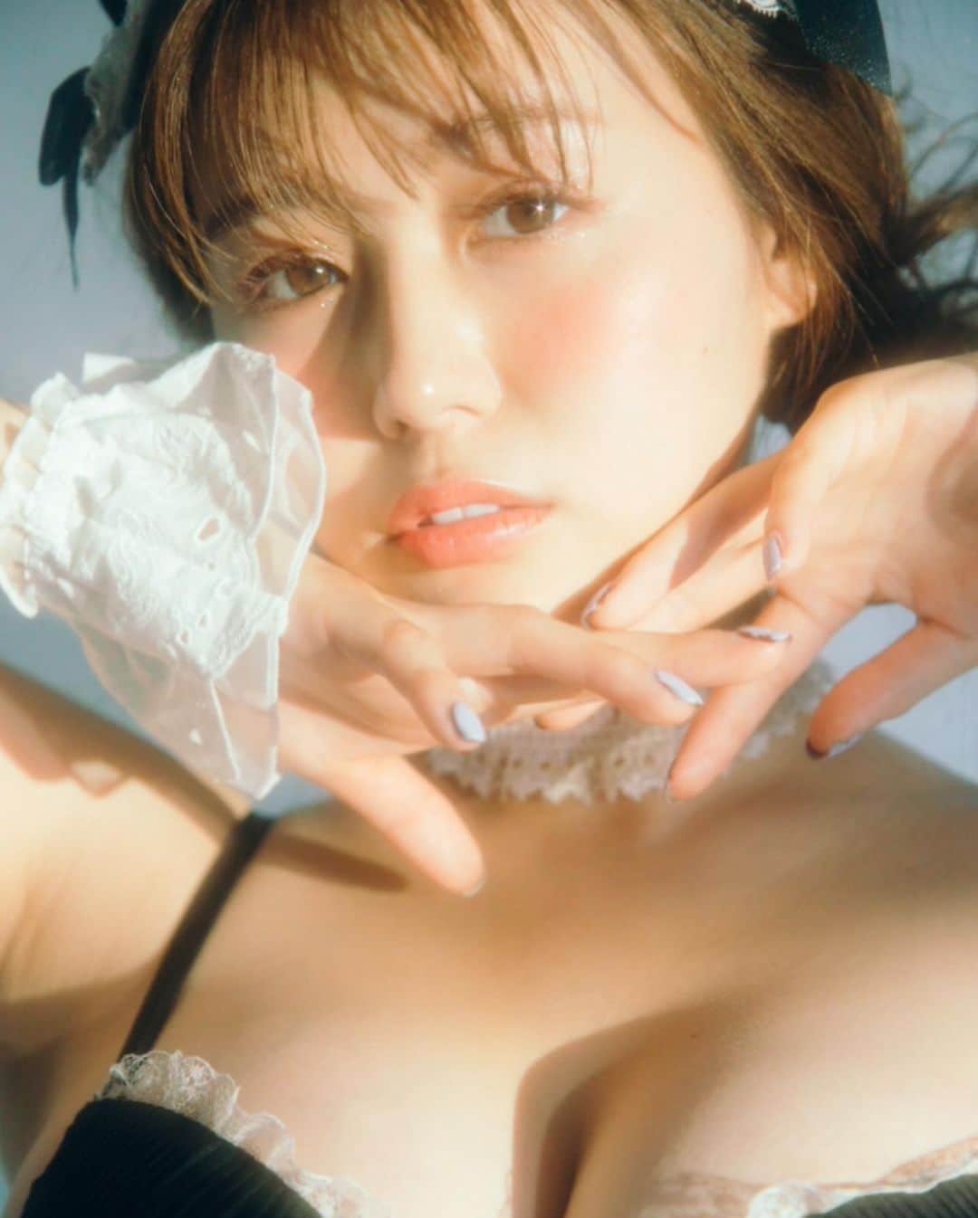 井口綾子さんのインスタグラム写真 - (井口綾子Instagram)「本日9月17日発売の雑誌『LARME』046 Autumnに初めて載せていただきました🐰🤍 LARMEコラボアイテムの ...