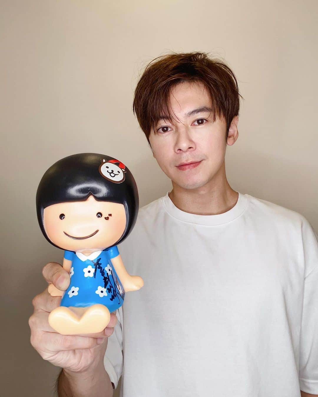 Lego Liさんのインスタグラム写真 - (Lego LiInstagram)「一年一度《家扶WaWa撲滿簽拍》 這次一同加入響應公益簽拍競 ...