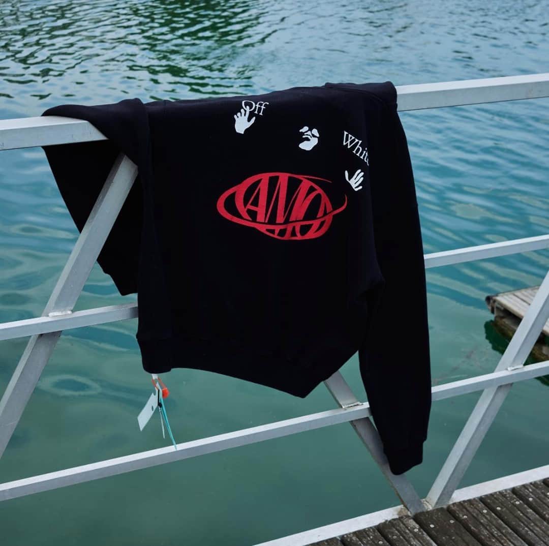OFF-WHITE C/O VIRGIL ABLOHさんのインスタグラム写真 - (OFF-WHITE C/O VIRGIL ...