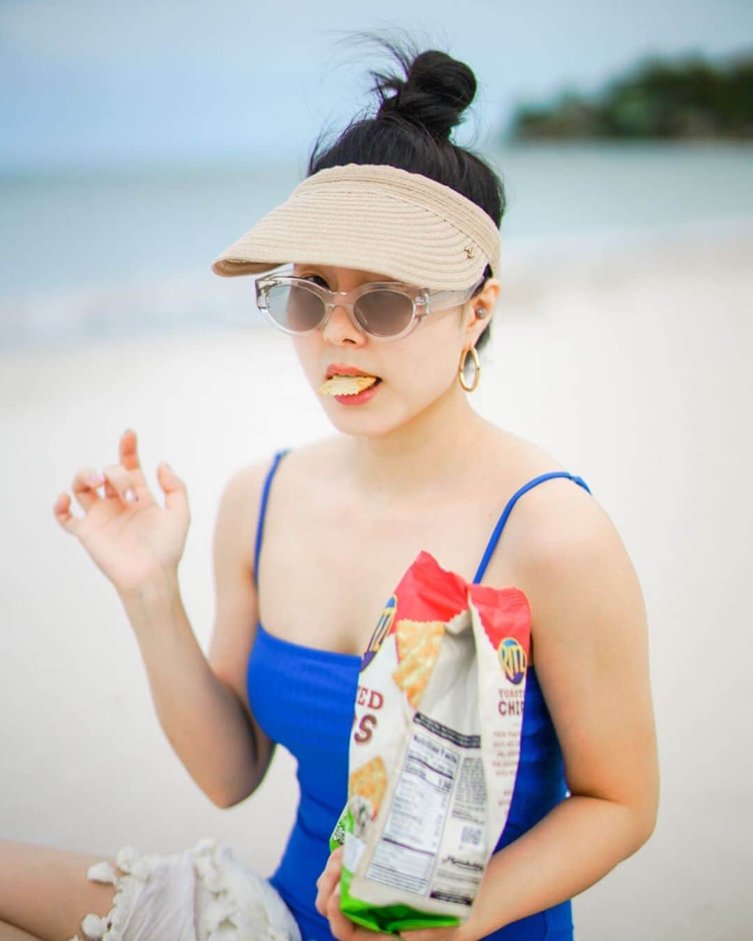 GYEON SEOさんのインスタグラム写真 - (GYEON SEOInstagram)「_* chips and chill🍹 ...