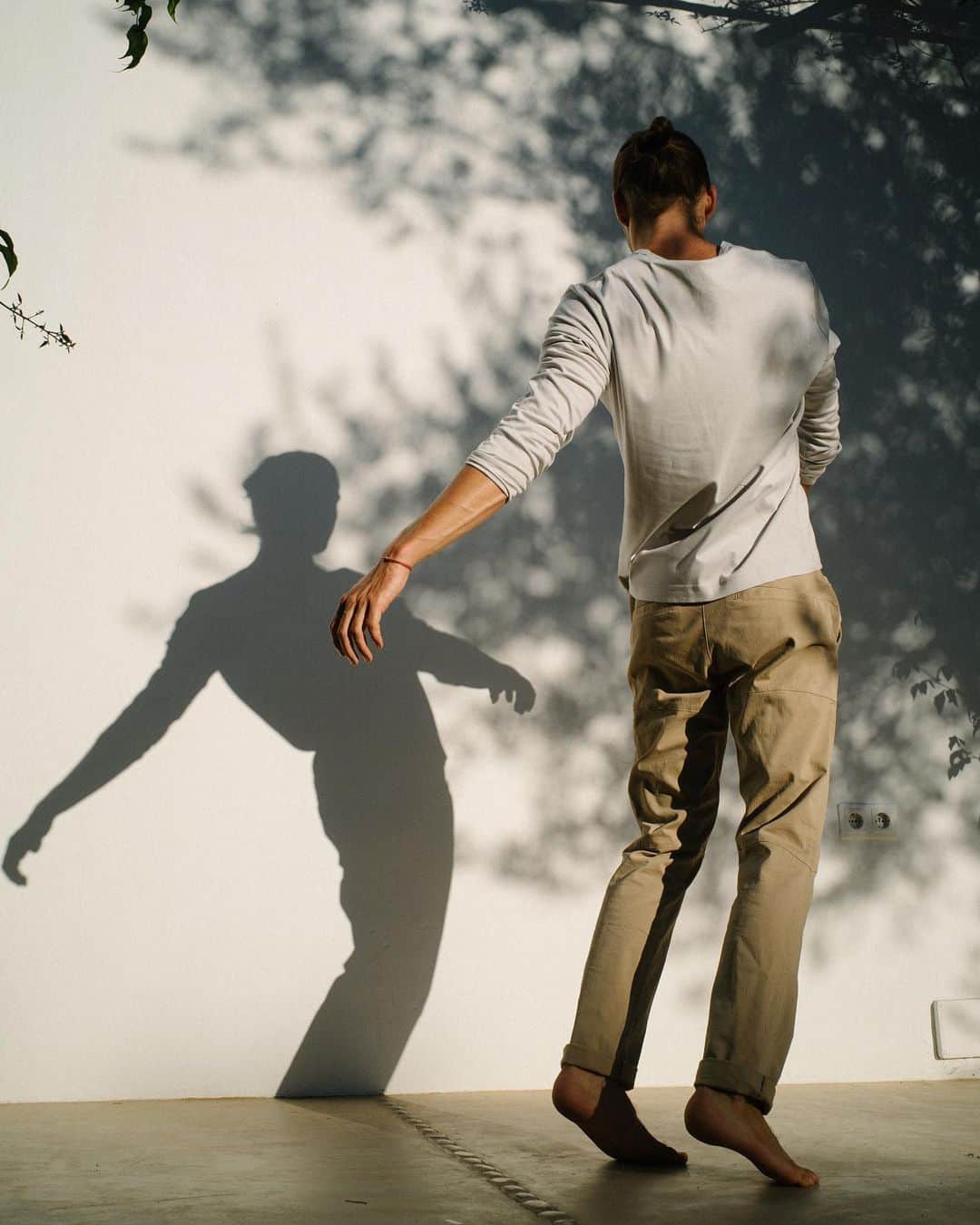 Jackson Harriesさんのインスタグラム写真 - (Jackson HarriesInstagram)「What does ...