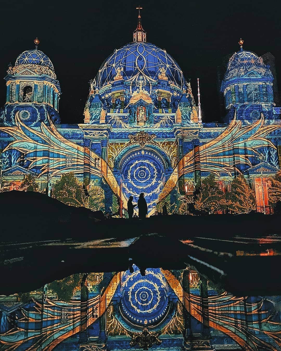 Berlin Tokyoさんのインスタグラム写真 - (Berlin TokyoInstagram)「Let the lights take ...