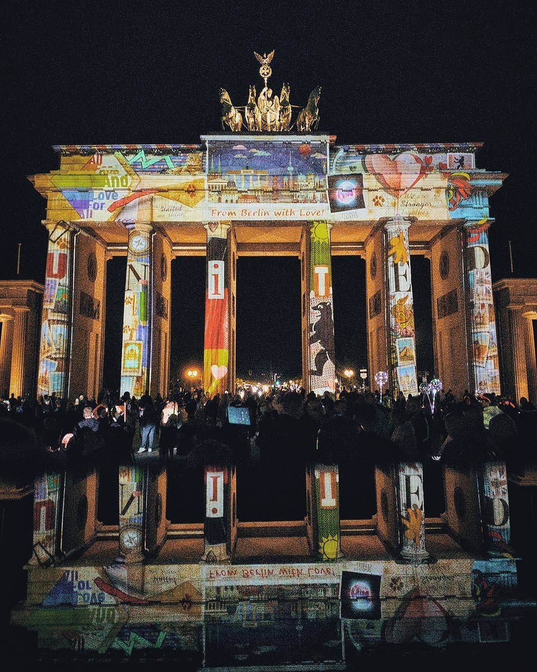 Berlin Tokyoさんのインスタグラム写真 - (Berlin TokyoInstagram)「Let the lights take ...