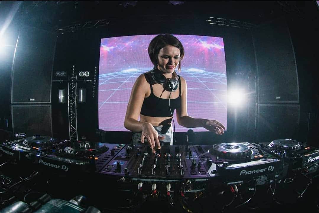 DJ Mel Clarkeさんのインスタグラム写真 - (DJ Mel ClarkeInstagram)「When the tune just ...