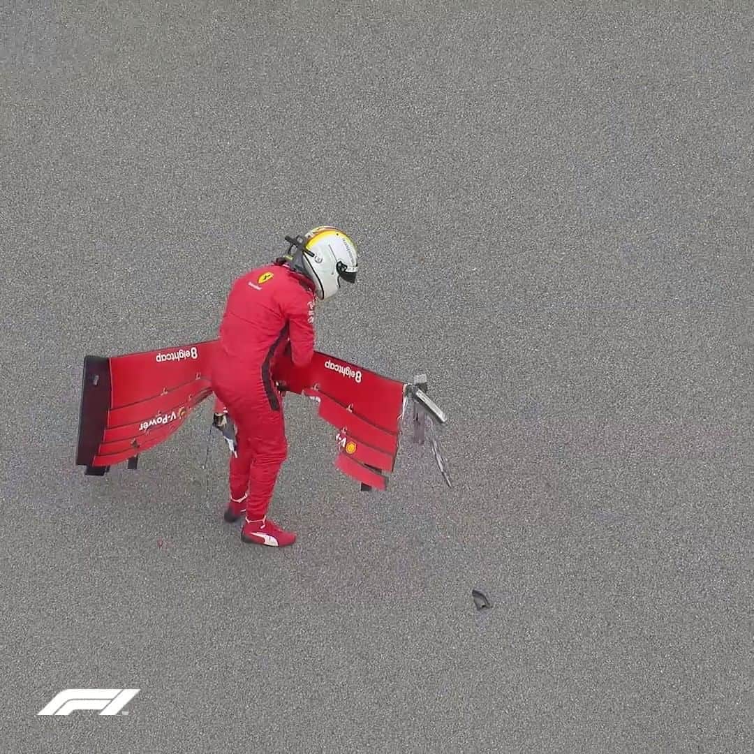 F1さんのインスタグラム動画 - (F1Instagram)「A heavy hit, but still stuck around to ...