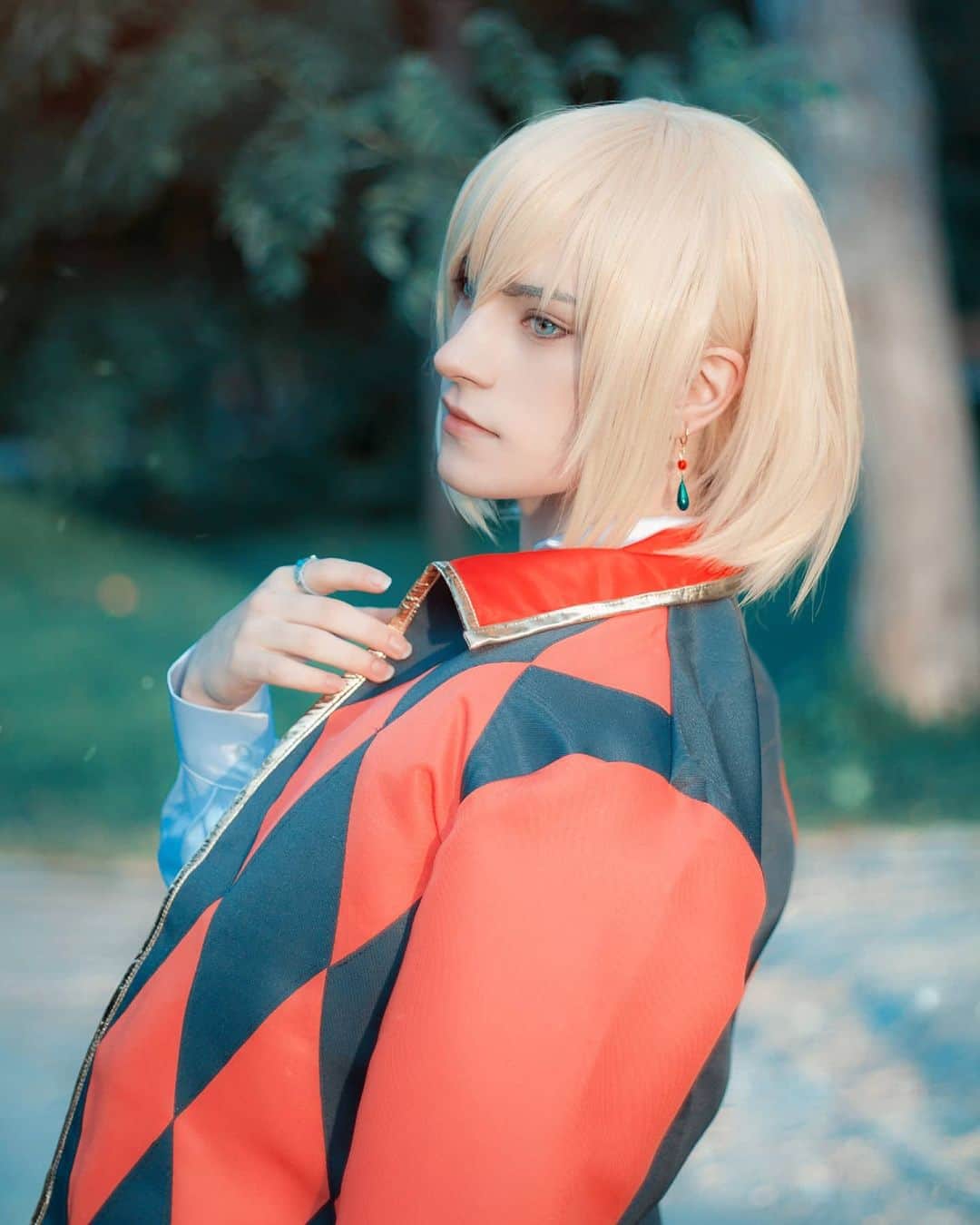 Geheさんのインスタグラム写真 - (GeheInstagram)「𝘛𝘩𝘦 𝘣𝘰𝘺 𝘸𝘩𝘰 𝘴𝘸𝘢𝘭𝘭𝘰𝘸𝘦𝘥 𝘢 𝘴𝘵𝘢𝘳 Cosplay ...