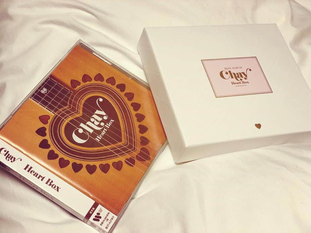 chayさんのインスタグラム写真 - (chayInstagram)「初のベストアルバムHeart Box♡ ついに明日発売です。 シングル曲 ...