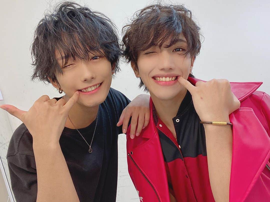 雨宮みさきさんのインスタグラム写真 - (雨宮みさきInstagram)「一緒にTRYZEROとして4年9ヶ月一緒に人生を歩めた最高の仲間たち ありがとう」10月11日 13時36分 ...