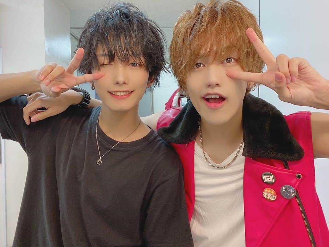 雨宮みさきさんのインスタグラム写真 - (雨宮みさきInstagram)「一緒にTRYZEROとして4年9ヶ月一緒に人生を歩めた最高の仲間たち ありがとう」10月11日 13時36分 ...