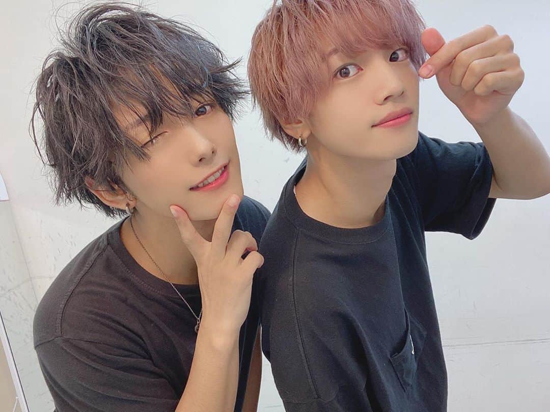 雨宮みさきさんのインスタグラム写真 - (雨宮みさきInstagram)「一緒にTRYZEROとして4年9ヶ月一緒に人生を歩めた最高の仲間たち ありがとう」10月11日 13時36分 ...