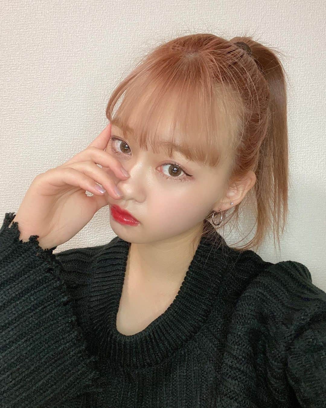 橘二葉さんのインスタグラム写真 - (橘二葉Instagram)「Meow🐈🖤 跳ね上げラインにしてみた！ ・ ・ #二葉のつぶやき ...