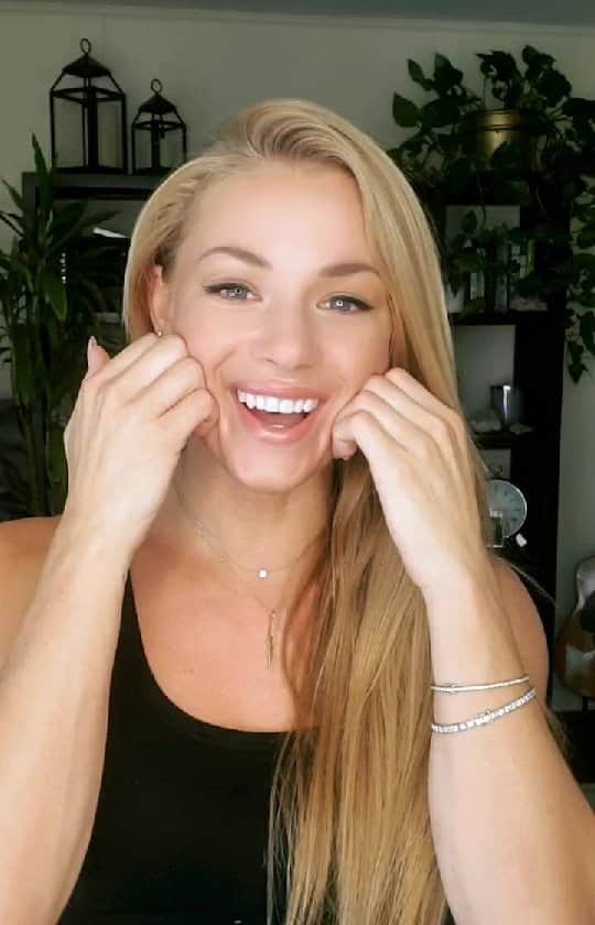 Nikki Leighさんのインスタグラム動画 - (Nikki LeighInstagram)「Just SO much gratitude ...