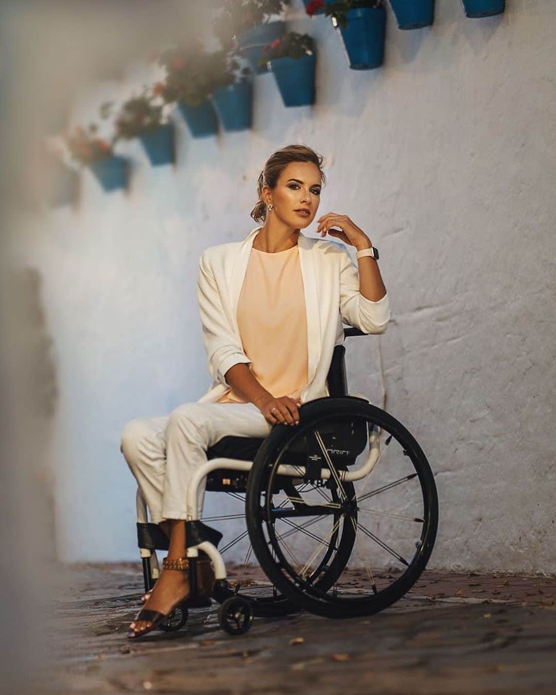 マリア・コミサロワさんのインスタグラム写真 - (マリア・コミサロワInstagram)「«В своей прошлой жизни я ...