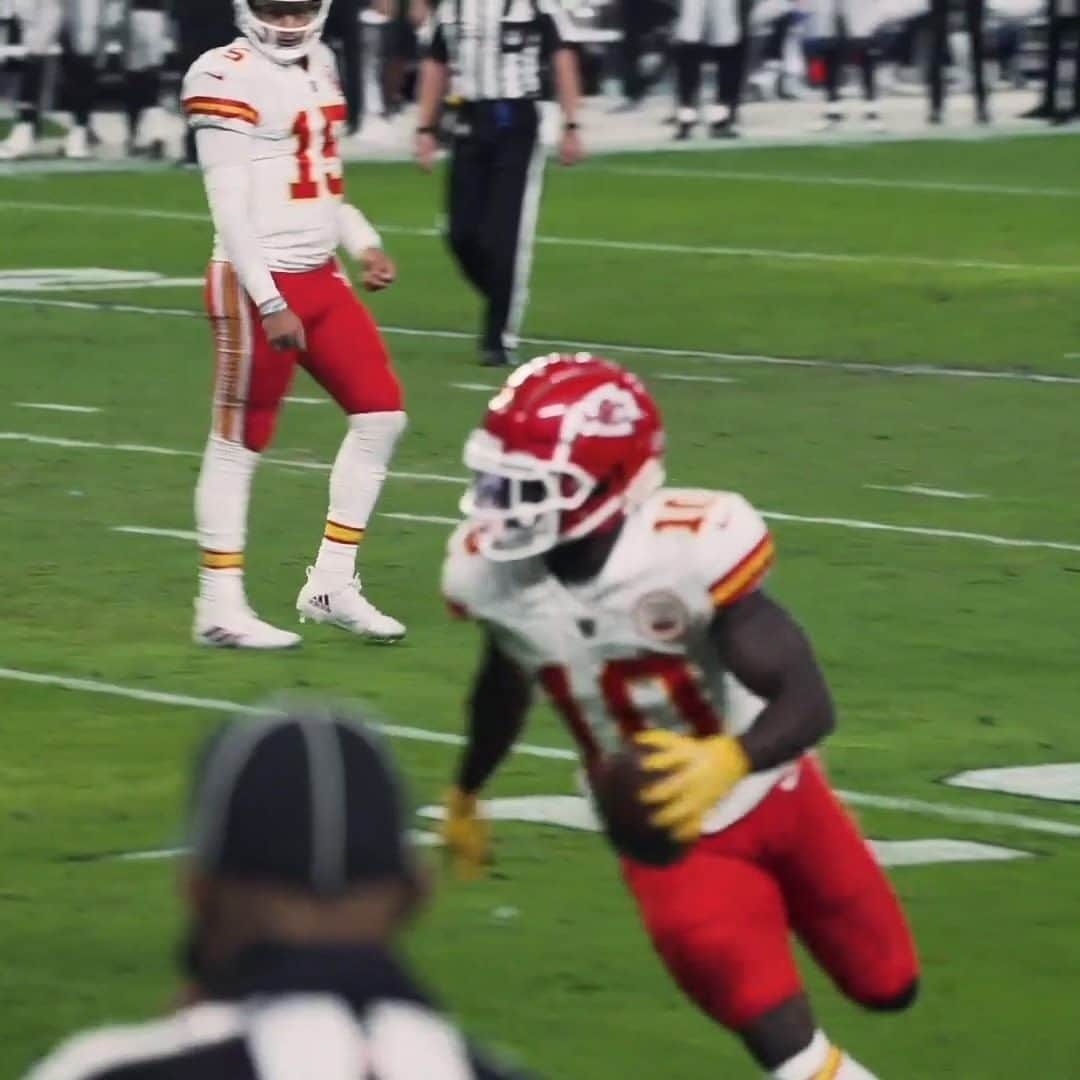 NFLさんのインスタグラム写真 - (NFLInstagram)「You can hear everything on these ...