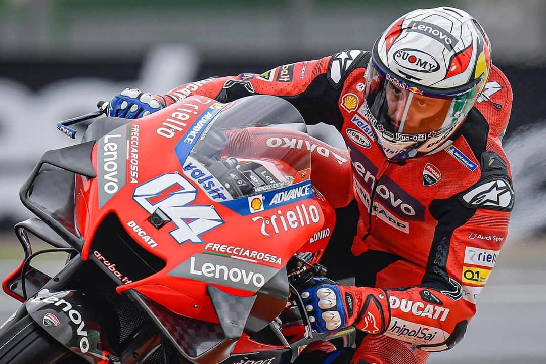 MotoGPさんのインスタグラム写真 - (MotoGPInstagram)「We ️ to see our riders' gazes ...
