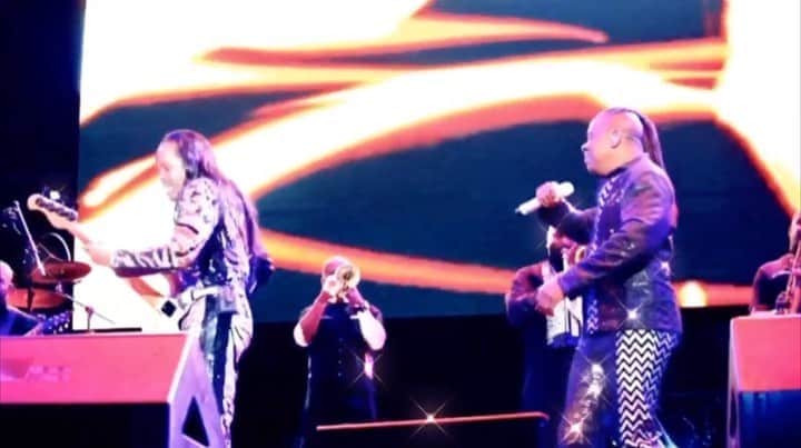 アース・ウィンド・アンド・ファイアーさんのインスタグラム動画 - (アース・ウィンド・アンド・ファイアーInstagram)「#FBF ...