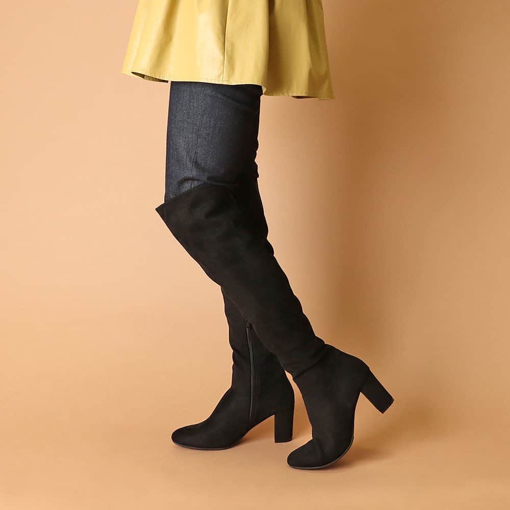 RANDAさんのインスタグラム写真 - (RANDAInstagram)「ラインが綺麗で美脚効果のあるニーハイブーツ。﻿ 2WAYなので ...