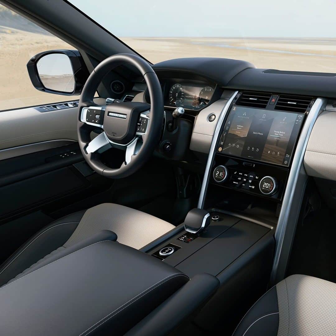 Land Roverさんのインスタグラム写真 - (Land RoverInstagram)「New #LandRover # ...