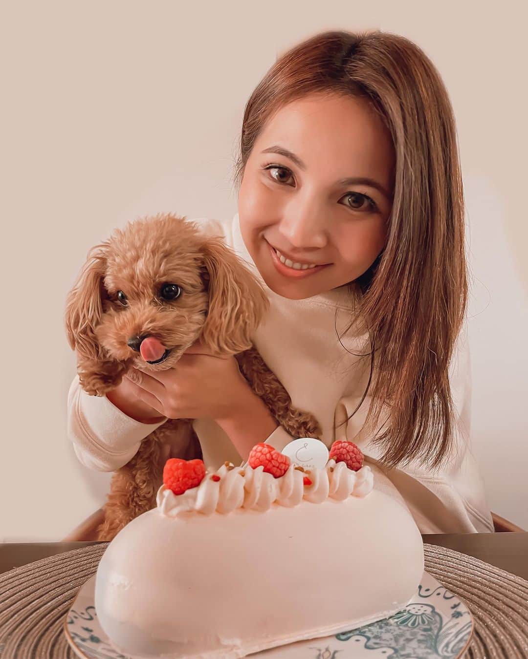 DJ Cellyさんのインスタグラム写真 - (DJ CellyInstagram)「素晴らしく美味しかったケーキ🎂 10/1から新しく ...