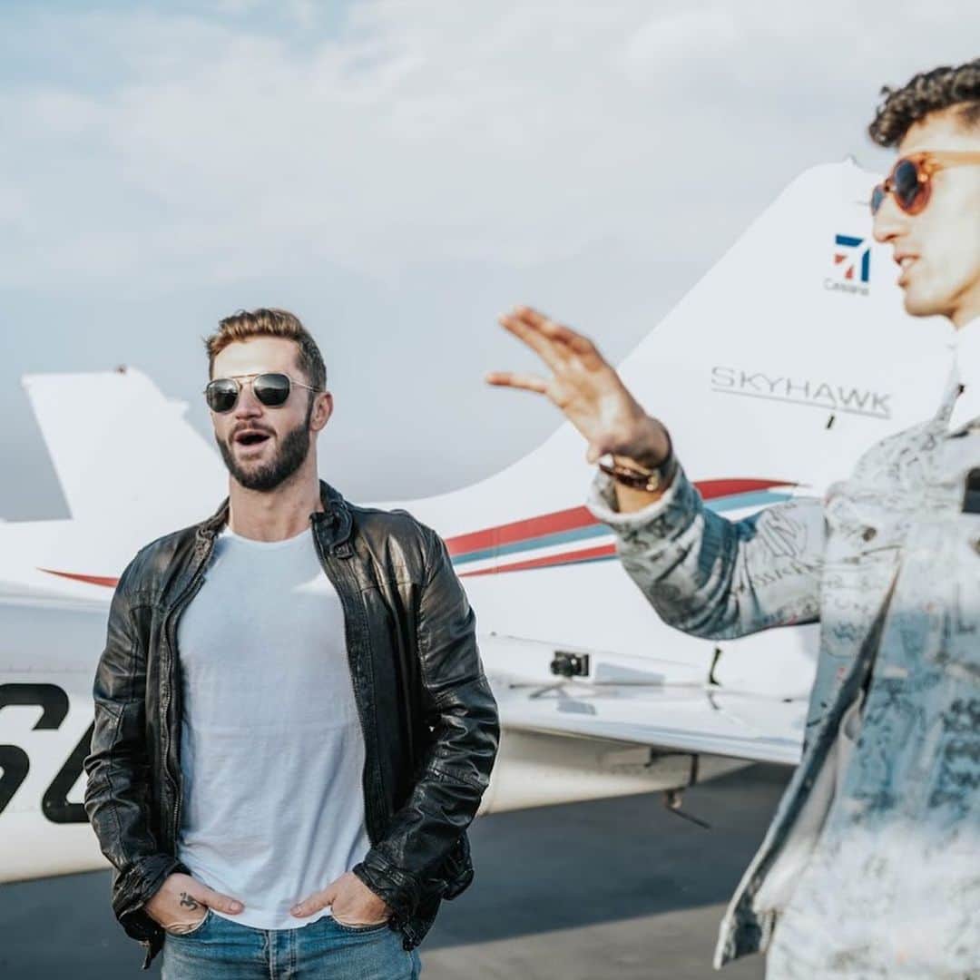 トラビス・ウォールさんのインスタグラム写真 - (トラビス・ウォールInstagram)「Siri... play “Fly Me To ...