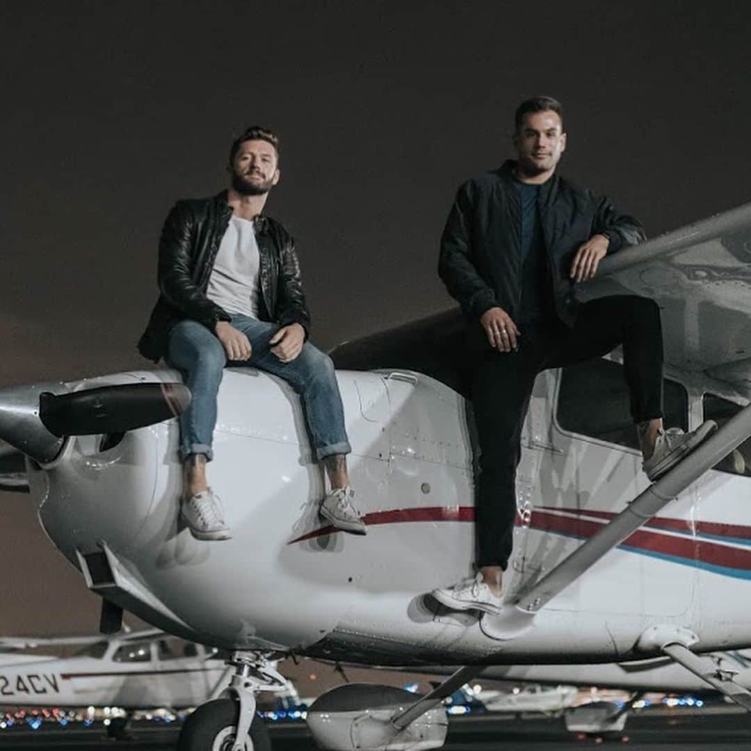 トラビス・ウォールさんのインスタグラム写真 - (トラビス・ウォールInstagram)「Siri... play “Fly Me To ...