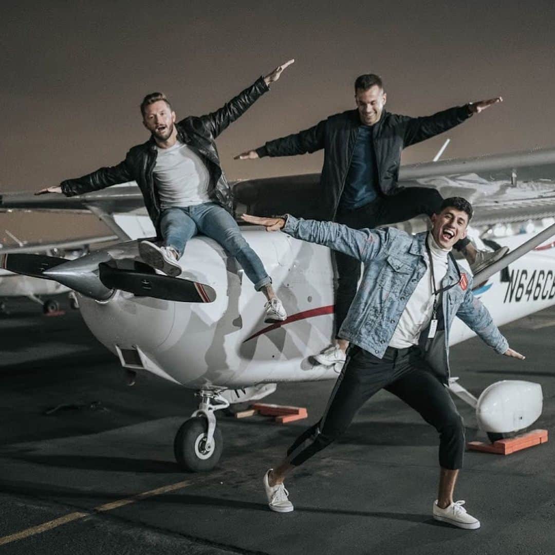 トラビス・ウォールさんのインスタグラム写真 - (トラビス・ウォールInstagram)「Siri... play “Fly Me To ...