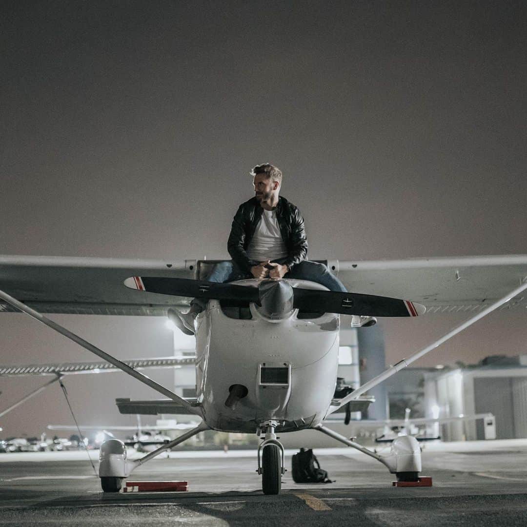 トラビス・ウォールさんのインスタグラム写真 - (トラビス・ウォールInstagram)「Siri... play “Fly Me To ...