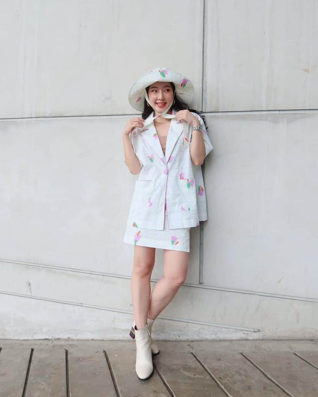 GYEON SEOさんのインスタグラム写真 - (GYEON SEOInstagram)「_* 🌷🌷🌷 . . @ty.bkk」12月17日 ...