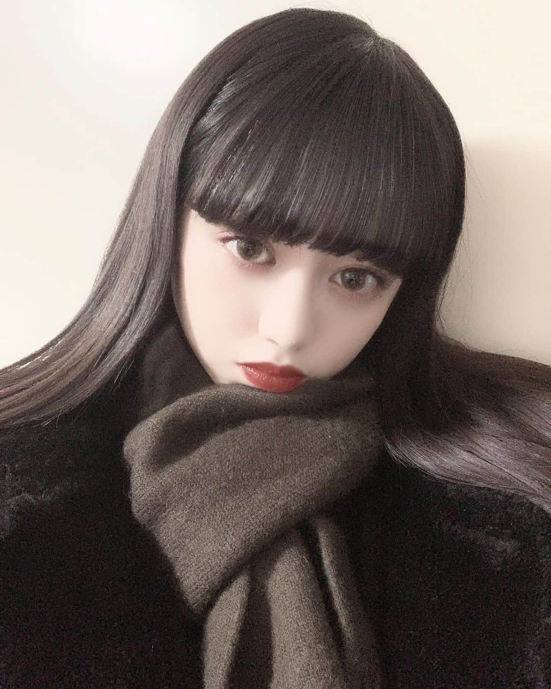 櫻子さんのインスタグラム写真 - (櫻子Instagram)「寒いのムリ。コメント返すの復帰する。最近話せてないよね🥲」12月18日 17時 ...