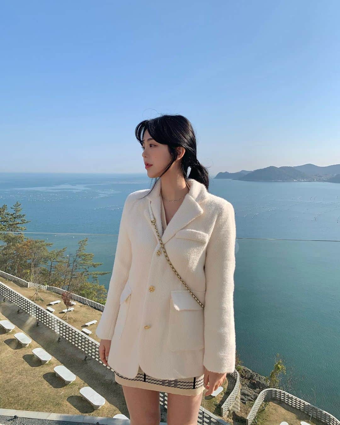 ユビンさんのインスタグラム写真 ユビンinstagram 「착장 넘 맘에 들어서 사진이 많댜 🤍🤍 마켓 오늘 자정 마감입니돗
