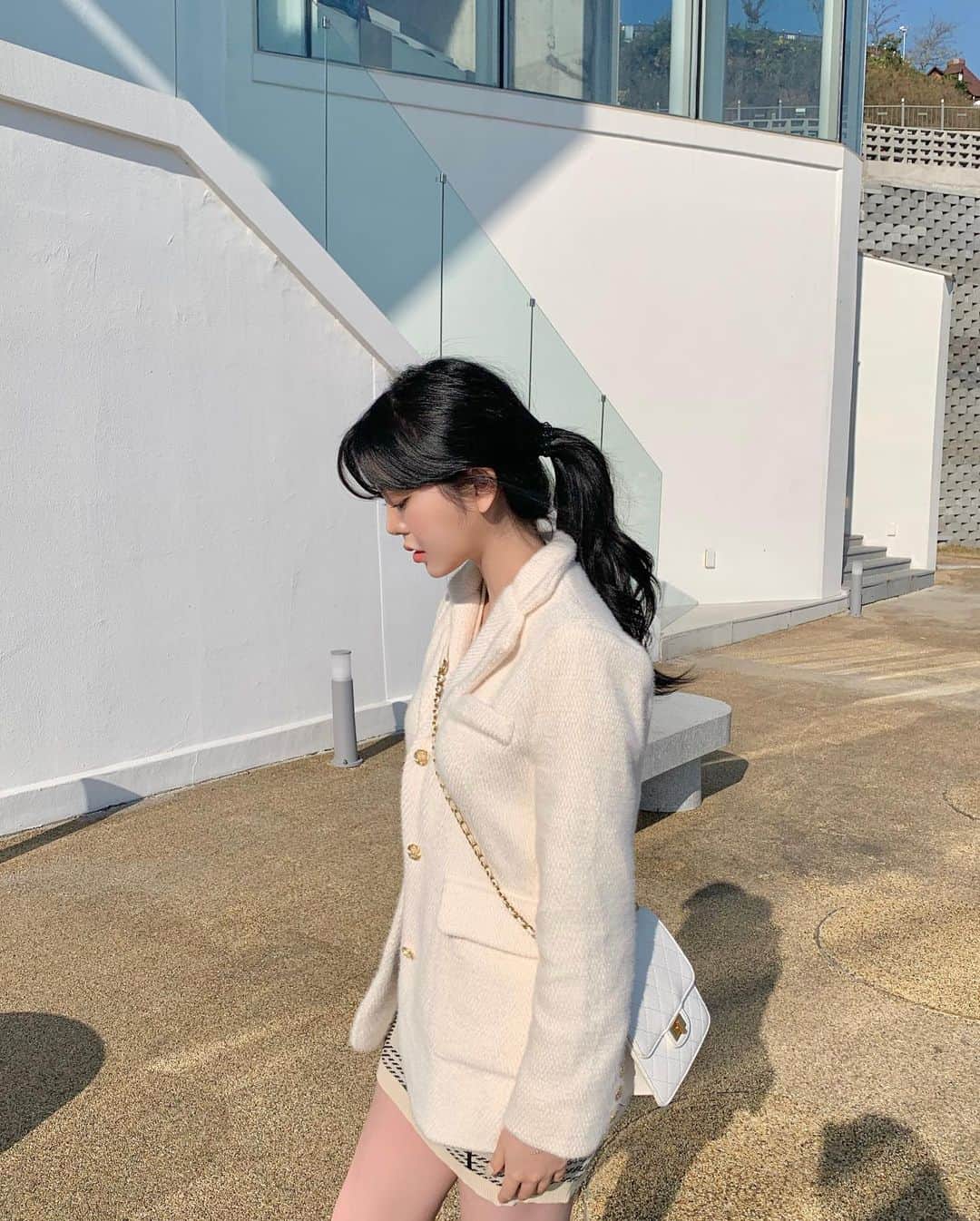 ユビンさんのインスタグラム写真 ユビンinstagram 「착장 넘 맘에 들어서 사진이 많댜 🤍🤍 마켓 오늘 자정 마감입니돗