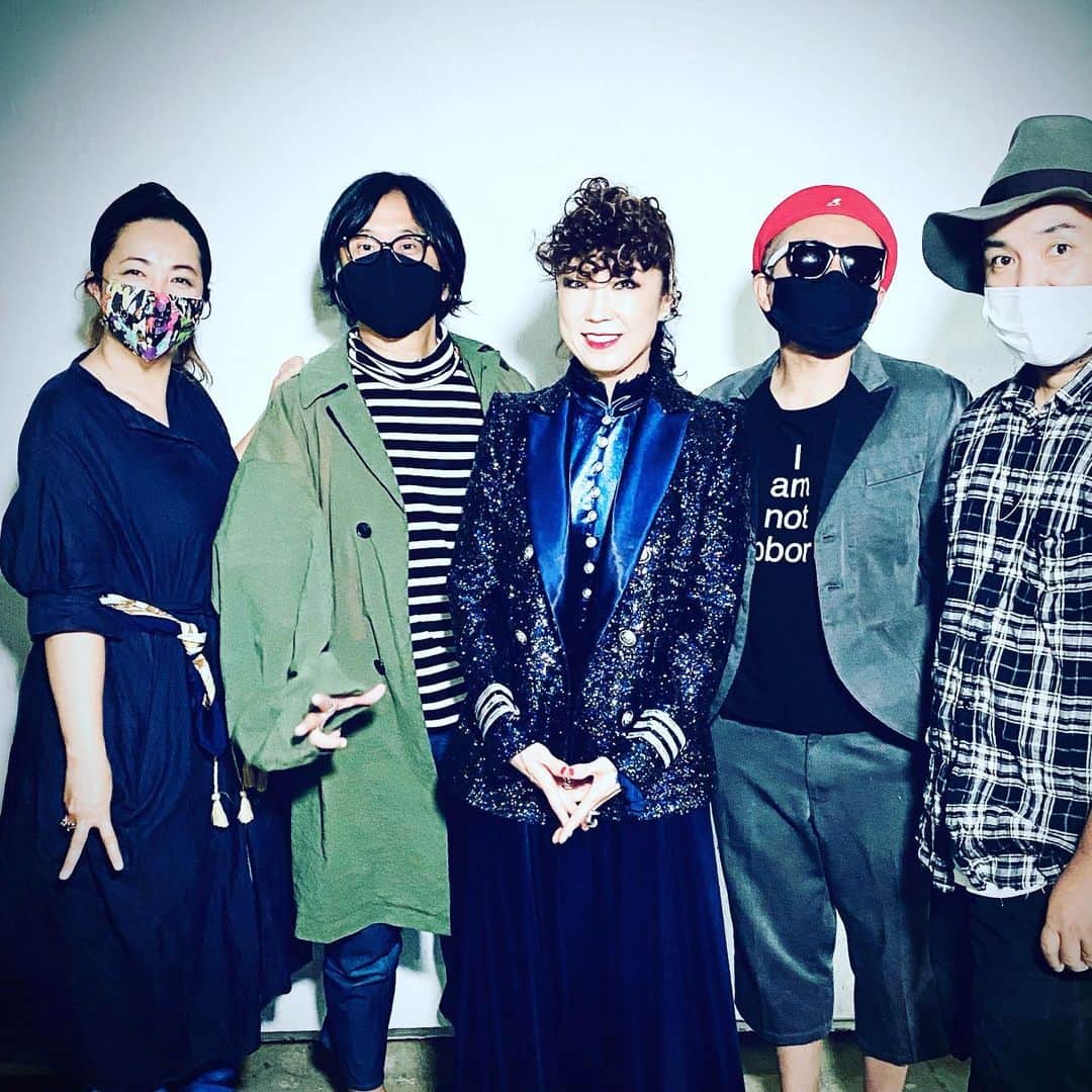 森本千絵さんのインスタグラム写真 - (森本千絵Instagram)「#深海の街 #松任谷由実 #ユーミン #LOVE 一緒に描ける幸せ ...