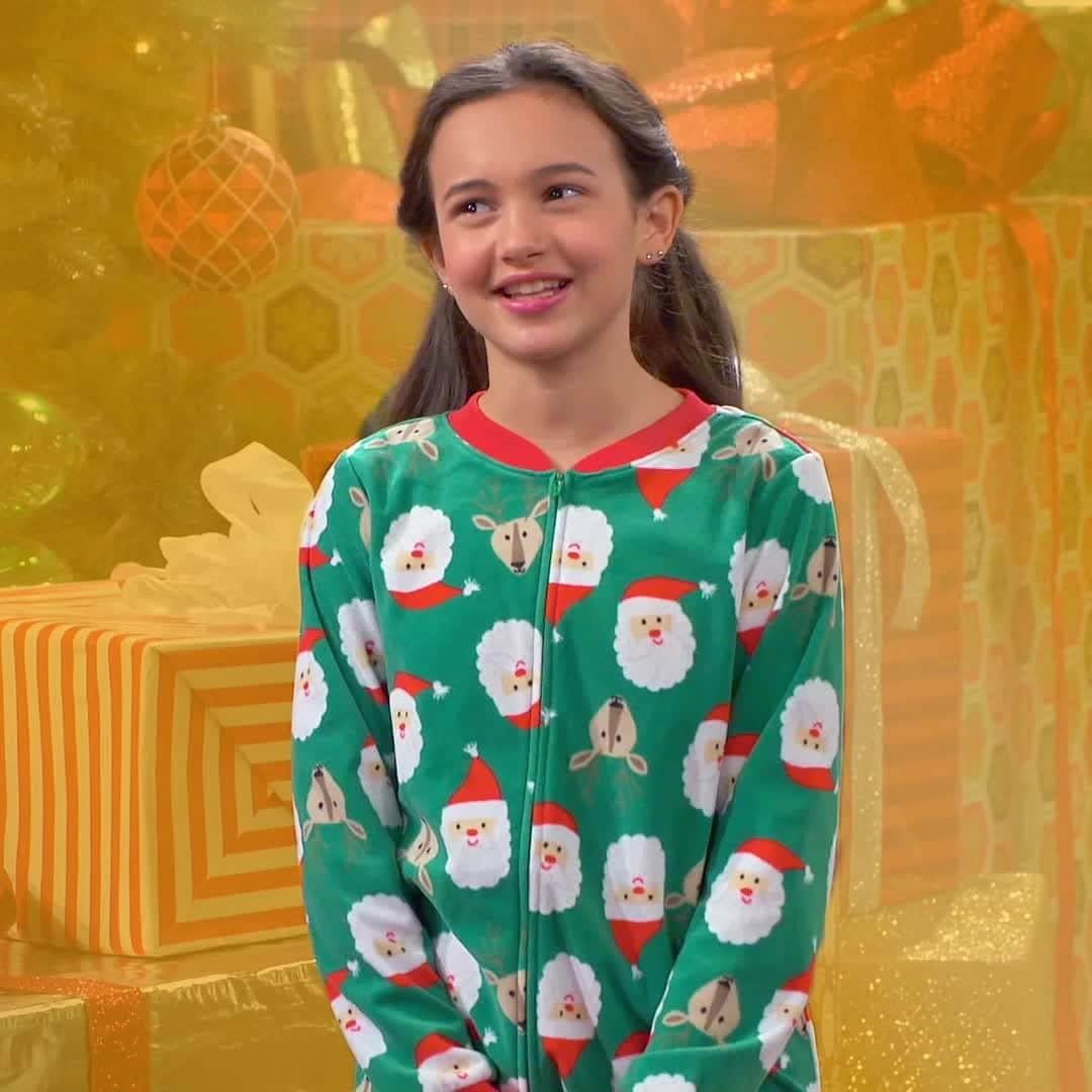 Disney Channelさんのインスタグラム動画 - (Disney ChannelInstagram)「Join the Bennett ...